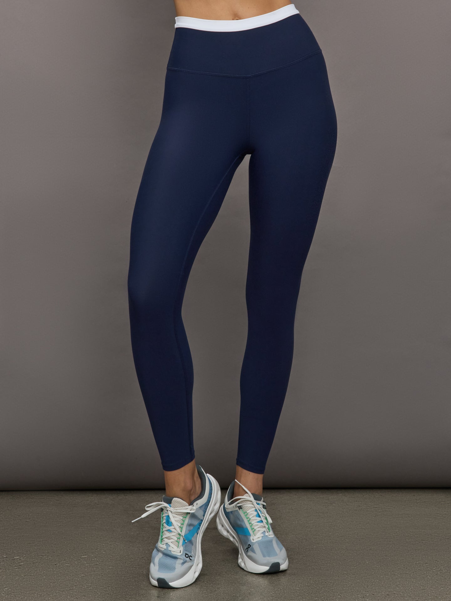 Contrast Waistband Legging in Melt - Navy/White – Carbon38