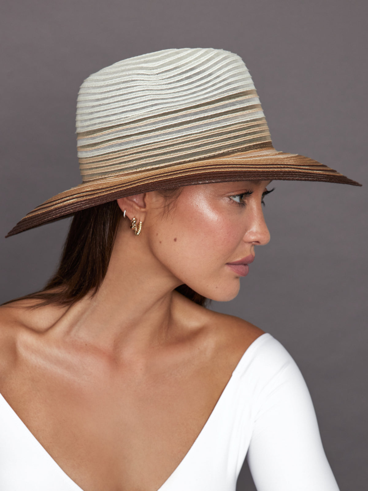 Emmanuelle - Beige/ Chocolate – Carbon38