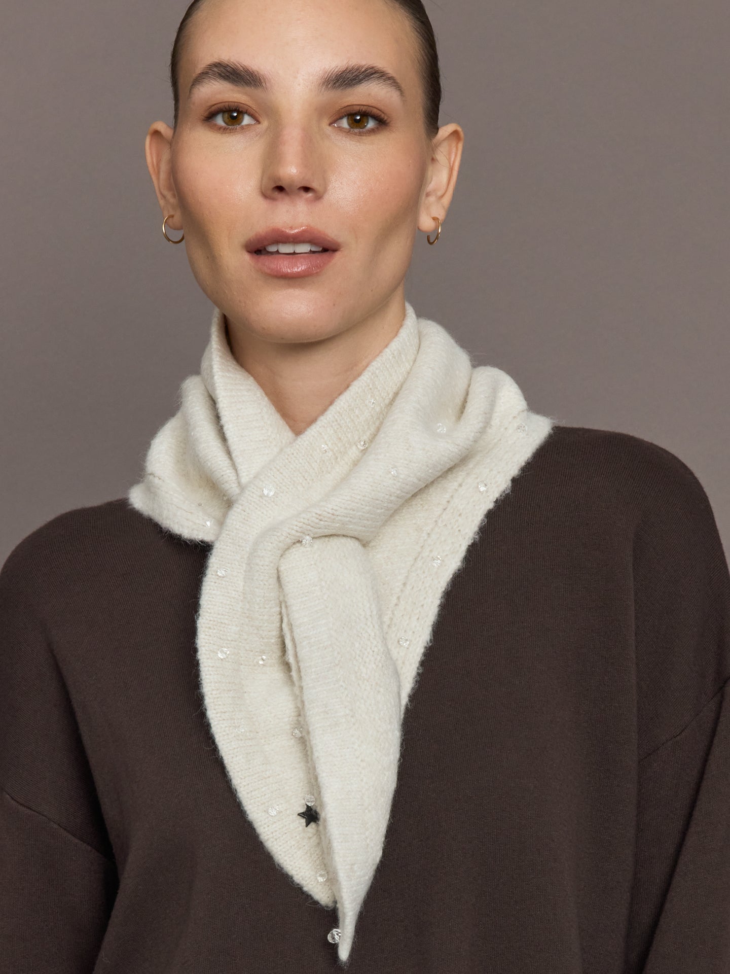 Knit Triangle Pull Thru Scarf with Hand Sewn Beands - Ivory – Carbon38