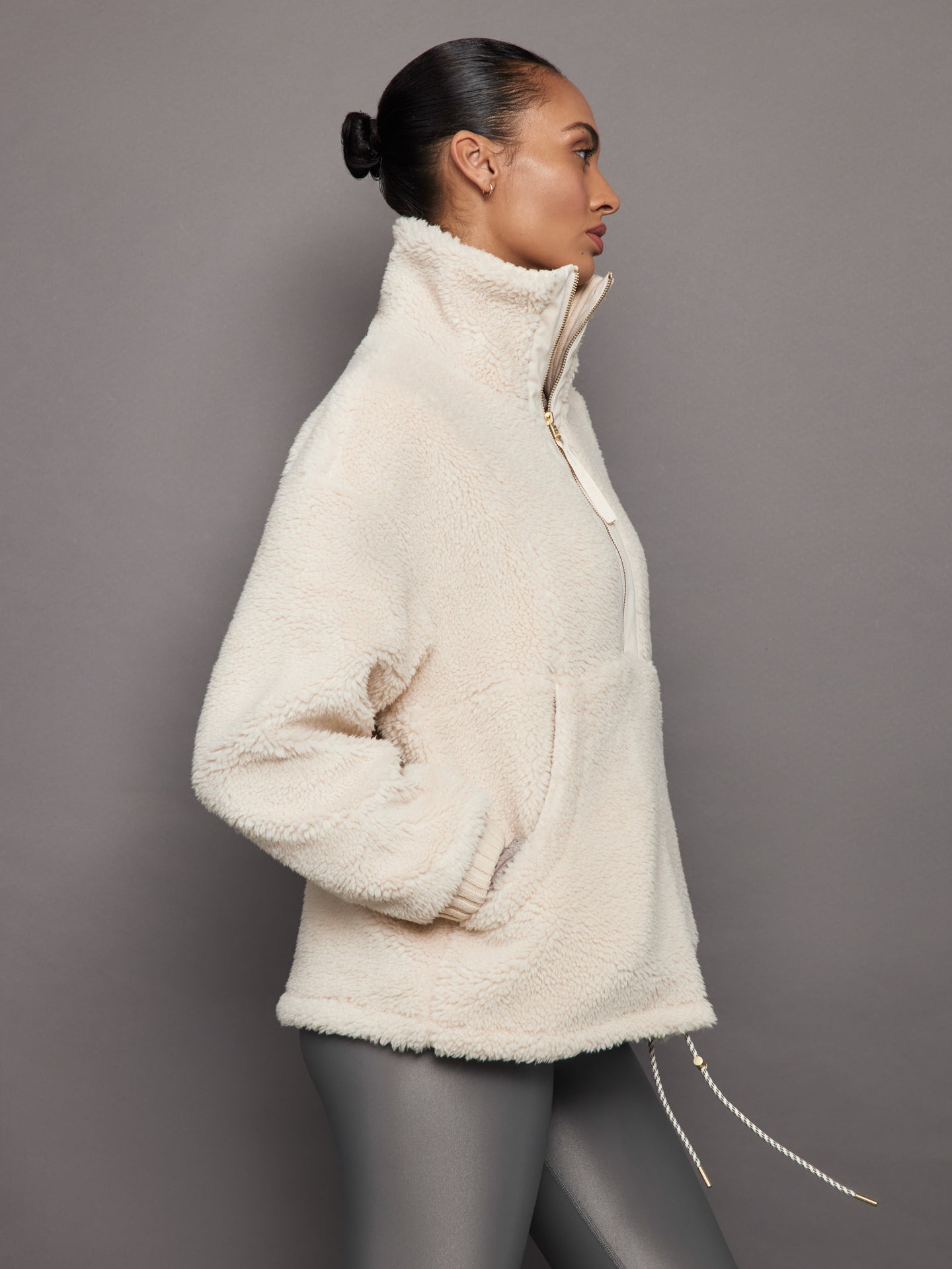 Posey Sherpa Jacket - Sandshell – Carbon38
