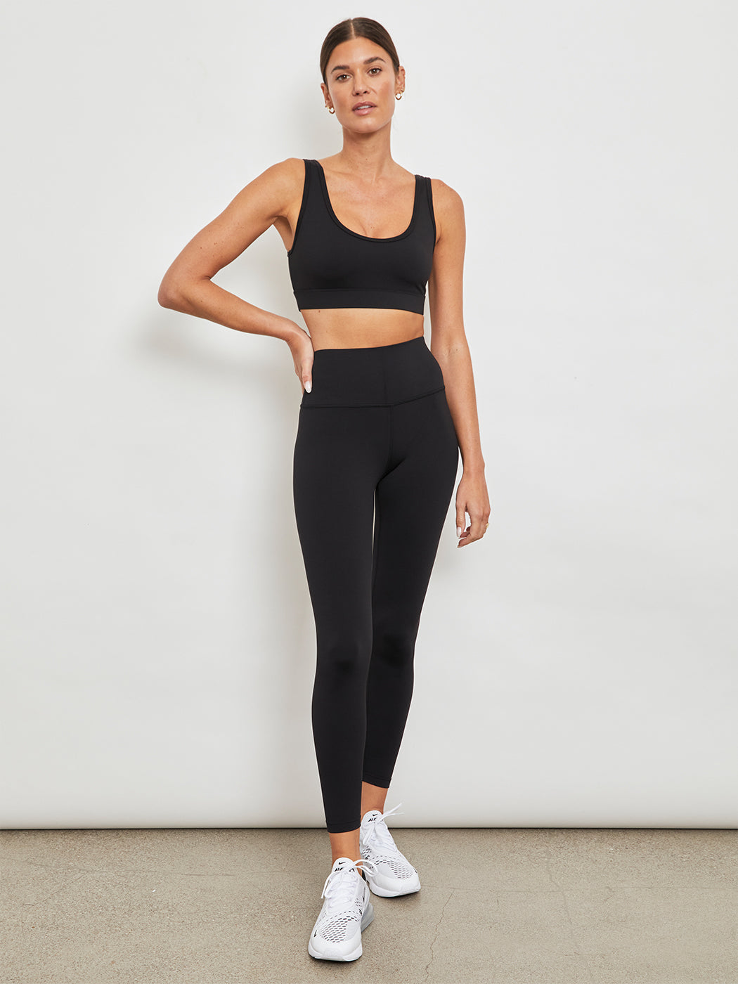 Cut Out Scoop Bra in Diamond Compression - Black – Carbon38