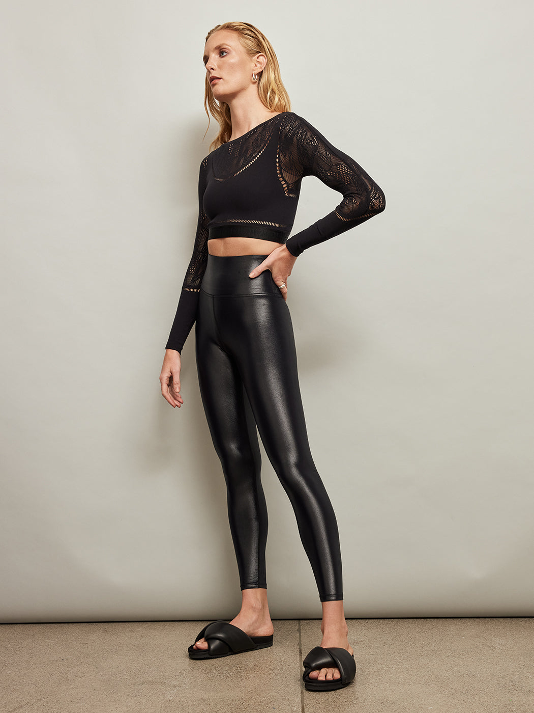 Sporty Logo Net Long Sleeve Top - Black – Carbon38